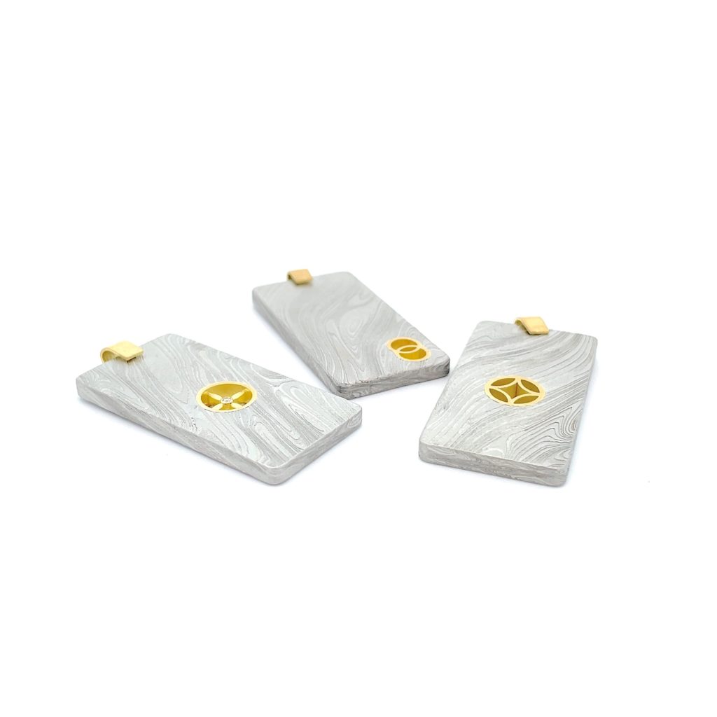 Damascus Dog Tag with Gold Inlay, Four Leaves